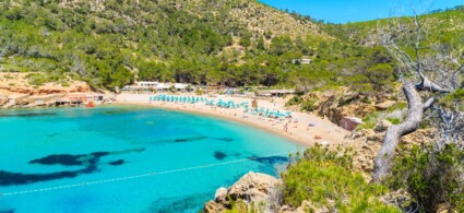 Cala Benirras - Where it is located and how to get there