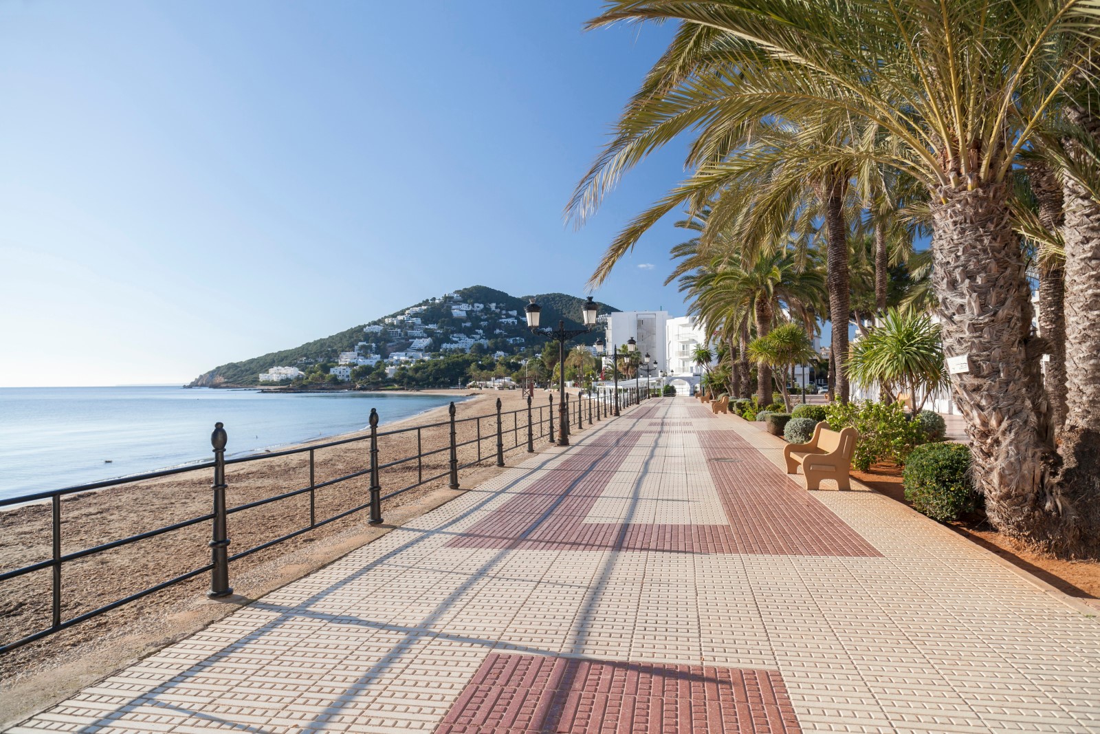 Santa Eulària des Riu - Beaches and recommended accommodation