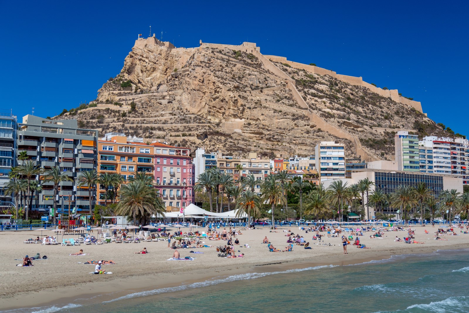 Playa del Postiguet - Dónde está y cómo llegar